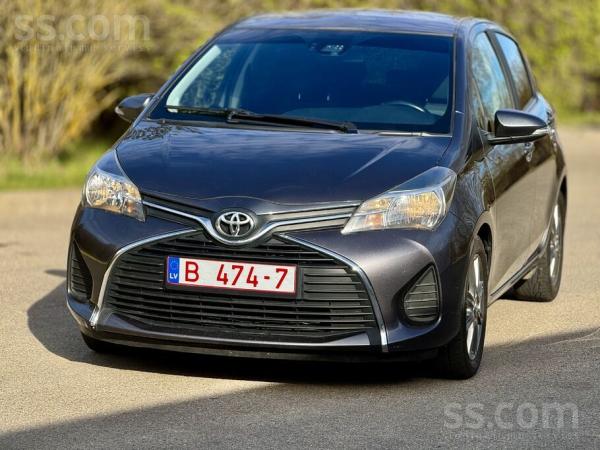 Grey Toyota Yaris 2017 in Riga, with an engine capacity of 1.40 L and mileage of 0 thousand km for 6700 €, photo 2 on AUTOMOTO.COM.LV