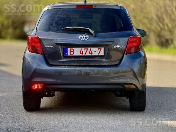 Grey Toyota Yaris 2017 in Riga, with an engine capacity of 1.40 L and mileage of 0 thousand km for 6700 €, photo 3 on AUTOMOTO.COM.LV