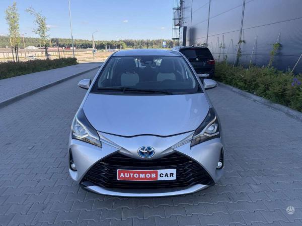 Grey Toyota Yaris 2017 in Vilnius, with an engine capacity of 1.50 L and mileage of 168 thousand km for 8950 €, photo 7 on AUTOMOTO.COM.LV