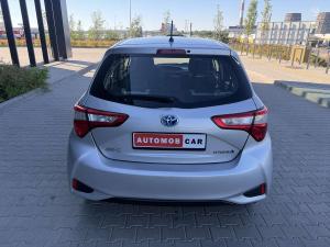 Grey Toyota Yaris 2017 in Vilnius, with an engine capacity of 1.50 L and mileage of 168 thousand km for 8950 €, photo 13 on AUTOMOTO.COM.LV