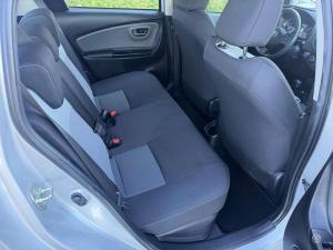 Grey Toyota Yaris 2017 in Vilnius, with an engine capacity of 1.50 L and mileage of 168 thousand km for 8950 €, photo 16 on AUTOMOTO.COM.LV