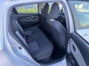 Grey Toyota Yaris 2017 in Vilnius, with an engine capacity of 1.50 L and mileage of 168 thousand km for 8950 €, photo 17 on AUTOMOTO.COM.LV