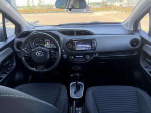 Grey Toyota Yaris 2017 in Vilnius, with an engine capacity of 1.50 L and mileage of 168 thousand km for 8950 €, photo 18 on AUTOMOTO.COM.LV