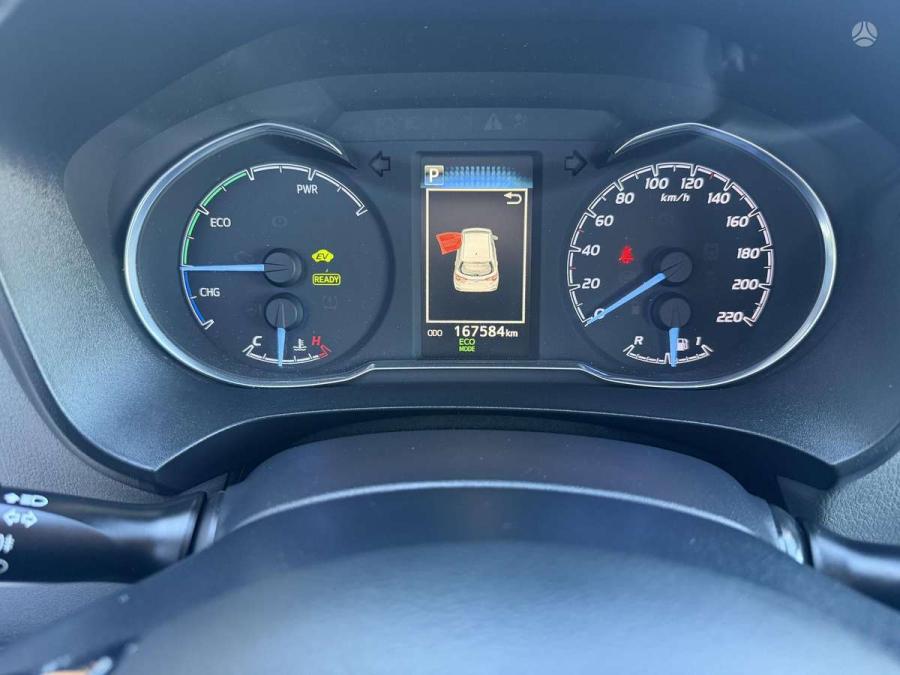 Grey Toyota Yaris 2017 in Vilnius, with an engine capacity of 1.50 L and mileage of 168 thousand km for 8950 €, photo 29 on AUTOMOTO.COM.LV