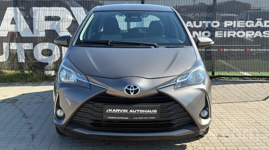 Pelēks Toyota Yaris 2017 Liepāja, ar dzinēja tilpumu 1.50 L un nobraukumu 137 tūkst. km par 8150 €, foto 1 vietnē AUTOMOTO.COM.LV