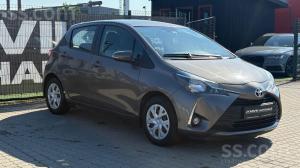 Pelēks Toyota Yaris 2017 Liepāja, ar dzinēja tilpumu 1.50 L un nobraukumu 137 tūkst. km par 8150 €, foto 3 vietnē AUTOMOTO.COM.LV