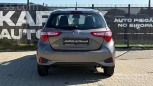 Pelēks Toyota Yaris 2017 Liepāja, ar dzinēja tilpumu 1.50 L un nobraukumu 137 tūkst. km par 8150 €, foto 6 vietnē AUTOMOTO.COM.LV