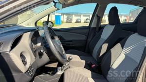 Pelēks Toyota Yaris 2017 Liepāja, ar dzinēja tilpumu 1.50 L un nobraukumu 137 tūkst. km par 8150 €, foto 11 vietnē AUTOMOTO.COM.LV