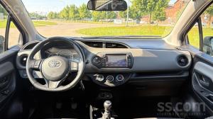 Pelēks Toyota Yaris 2017 Liepāja, ar dzinēja tilpumu 1.50 L un nobraukumu 137 tūkst. km par 8150 €, foto 16 vietnē AUTOMOTO.COM.LV