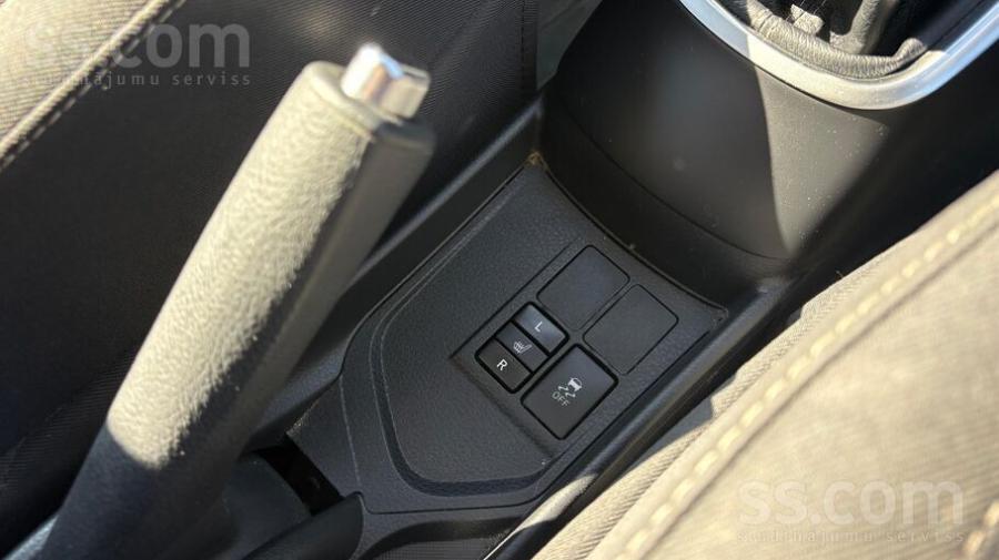 Pelēks Toyota Yaris 2017 Liepāja, ar dzinēja tilpumu 1.50 L un nobraukumu 137 tūkst. km par 8150 €, foto 18 vietnē AUTOMOTO.COM.LV