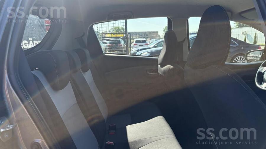 Pelēks Toyota Yaris 2017 Liepāja, ar dzinēja tilpumu 1.50 L un nobraukumu 137 tūkst. km par 8150 €, foto 23 vietnē AUTOMOTO.COM.LV