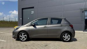 Grey Toyota Yaris 2017 in Vilnius, with an engine capacity of 1.50 L and mileage of 120 thousand km for 10990 €, photo 7 on AUTOMOTO.COM.LV