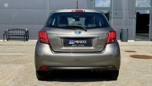 Grey Toyota Yaris 2017 in Vilnius, with an engine capacity of 1.50 L and mileage of 120 thousand km for 10990 €, photo 9 on AUTOMOTO.COM.LV