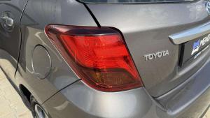 Grey Toyota Yaris 2017 in Vilnius, with an engine capacity of 1.50 L and mileage of 120 thousand km for 10990 €, photo 11 on AUTOMOTO.COM.LV