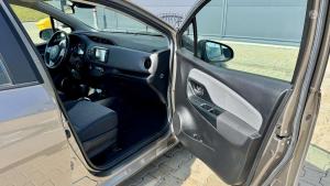 Grey Toyota Yaris 2017 in Vilnius, with an engine capacity of 1.50 L and mileage of 120 thousand km for 10990 €, photo 20 on AUTOMOTO.COM.LV