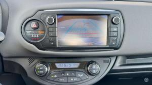 Grey Toyota Yaris 2017 in Vilnius, with an engine capacity of 1.50 L and mileage of 120 thousand km for 10990 €, photo 27 on AUTOMOTO.COM.LV