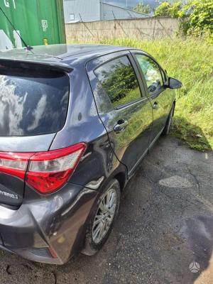 Pelēks Toyota Yaris 2017 Šauļi, ar dzinēja tilpumu 1.50 L un nobraukumu 251 tūkst. km par 3500 €, foto 7 vietnē AUTOMOTO.COM.LV