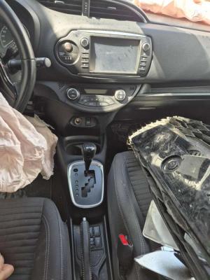 Pelēks Toyota Yaris 2017 Šauļi, ar dzinēja tilpumu 1.50 L un nobraukumu 251 tūkst. km par 3500 €, foto 9 vietnē AUTOMOTO.COM.LV