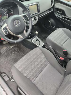 Grey Toyota Yaris 2017 in Alytus, with an engine capacity of 1.33 L and mileage of 160 thousand km for 9500 €, photo 6 on AUTOMOTO.COM.LV