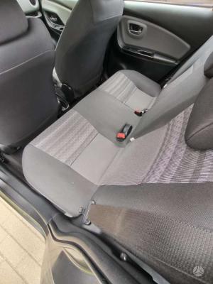 Grey Toyota Yaris 2017 in Alytus, with an engine capacity of 1.33 L and mileage of 160 thousand km for 9500 €, photo 8 on AUTOMOTO.COM.LV