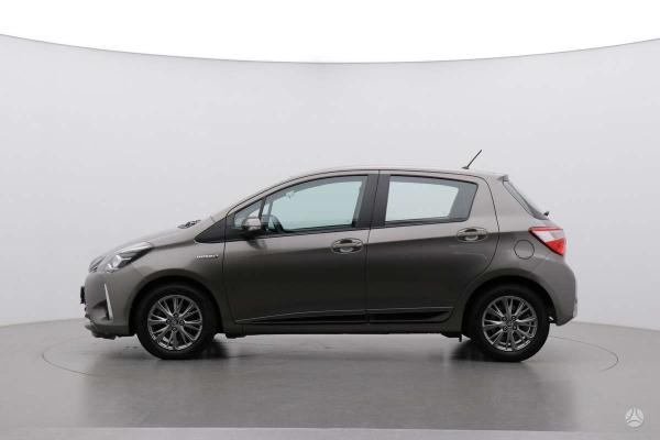 Pelēks Toyota Yaris 2017 Viļņa, ar dzinēja tilpumu 1.50 L un nobraukumu 73 tūkst. km par 12900 €, foto 4 vietnē AUTOMOTO.COM.LV