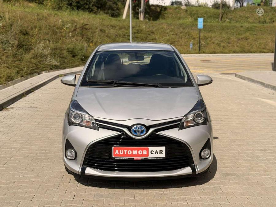 Pelēks Toyota Yaris 2017 Viļņa, ar dzinēja tilpumu 1.50 L un nobraukumu 56 tūkst. km par 13150 €, foto 4 vietnē AUTOMOTO.COM.LV