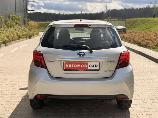 Grey Toyota Yaris 2017 in Vilnius, with an engine capacity of 1.50 L and mileage of 56 thousand km for 13150 €, photo 8 on AUTOMOTO.COM.LV