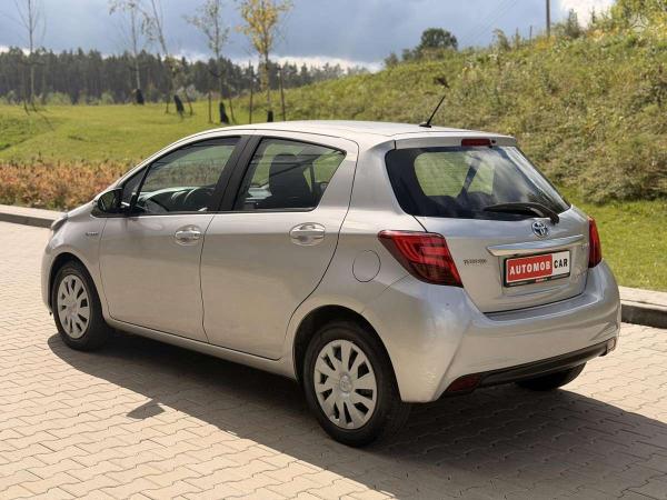 Grey Toyota Yaris 2017 in Vilnius, with an engine capacity of 1.50 L and mileage of 56 thousand km for 13150 €, photo 10 on AUTOMOTO.COM.LV