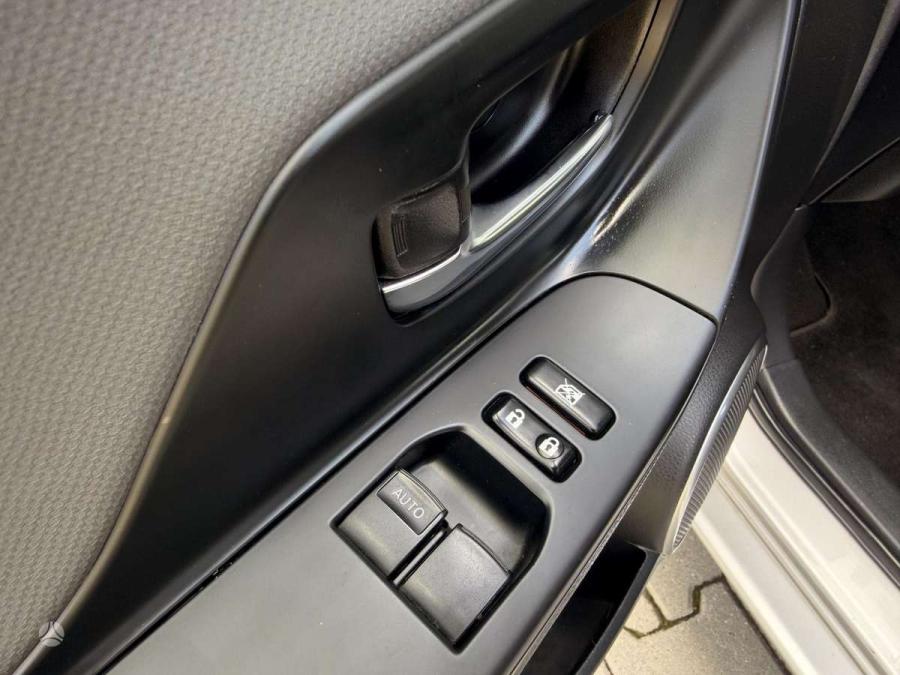 Pelēks Toyota Yaris 2017 Viļņa, ar dzinēja tilpumu 1.50 L un nobraukumu 56 tūkst. km par 13150 €, foto 17 vietnē AUTOMOTO.COM.LV