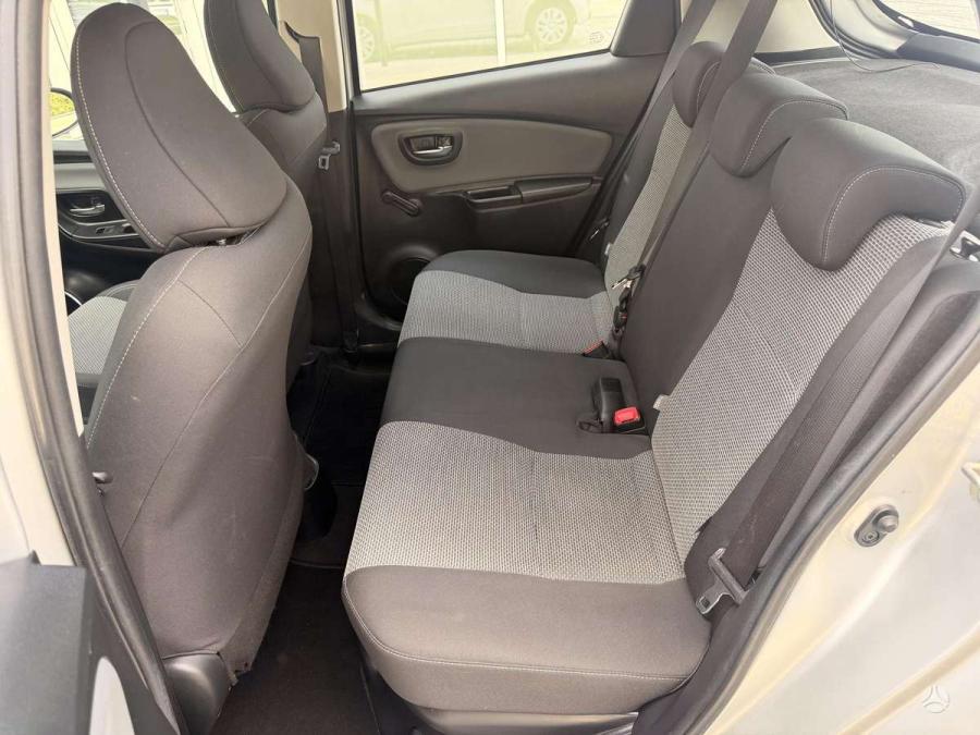 Pelēks Toyota Yaris 2017 Viļņa, ar dzinēja tilpumu 1.50 L un nobraukumu 56 tūkst. km par 13150 €, foto 19 vietnē AUTOMOTO.COM.LV