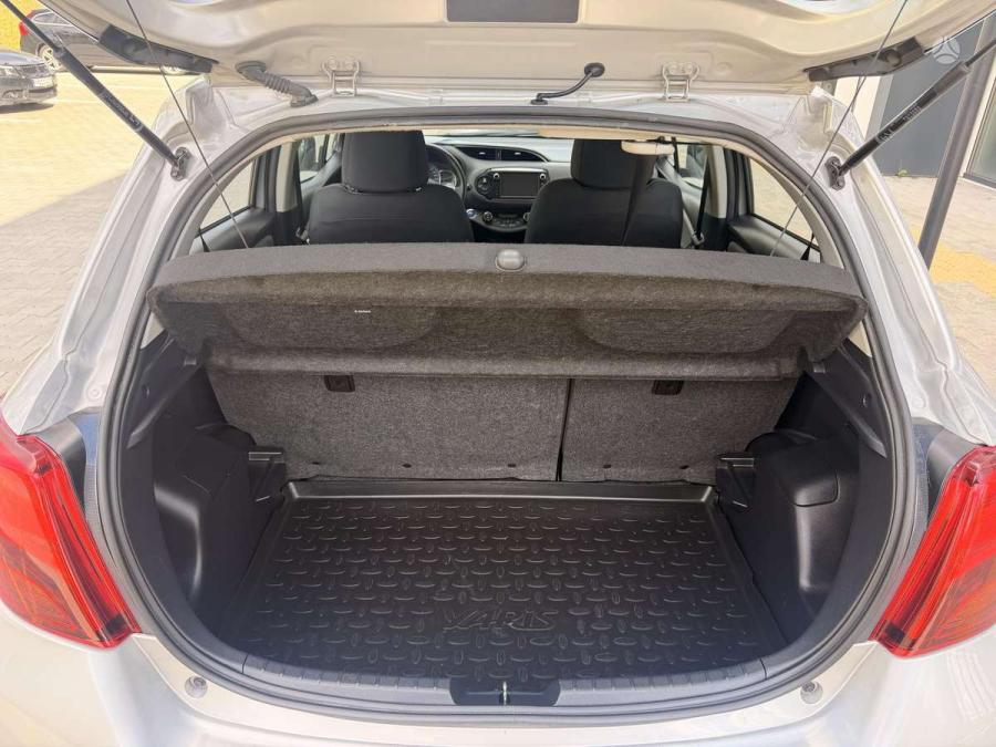 Pelēks Toyota Yaris 2017 Viļņa, ar dzinēja tilpumu 1.50 L un nobraukumu 56 tūkst. km par 13150 €, foto 21 vietnē AUTOMOTO.COM.LV