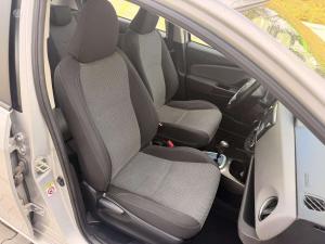 Pelēks Toyota Yaris 2017 Viļņa, ar dzinēja tilpumu 1.50 L un nobraukumu 56 tūkst. km par 13150 €, foto 24 vietnē AUTOMOTO.COM.LV