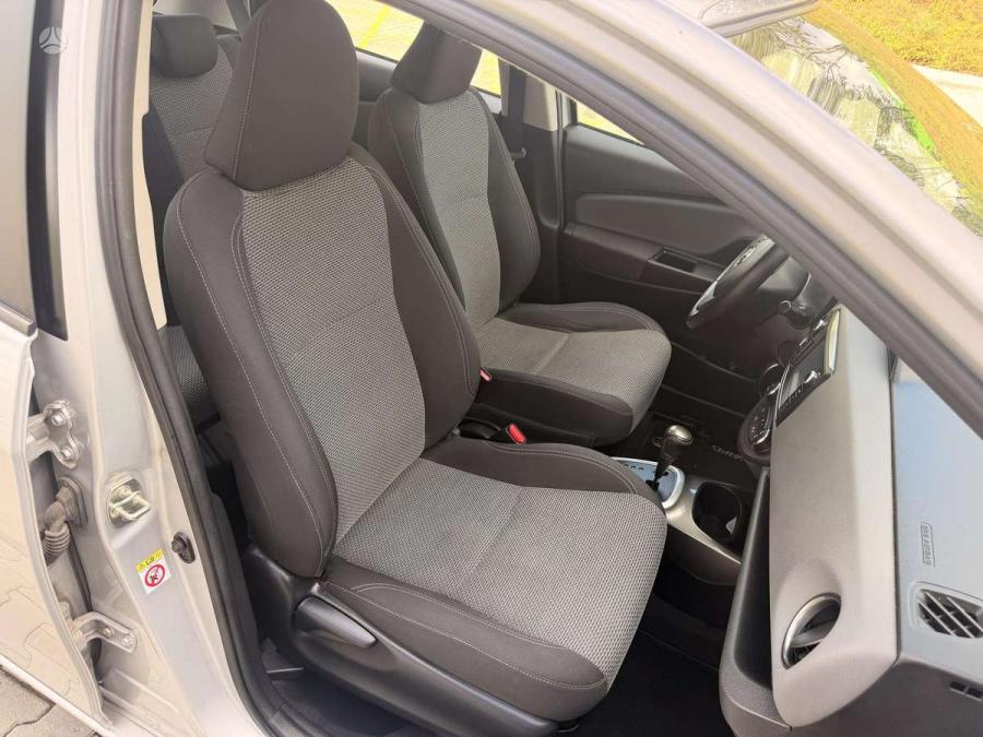 Pelēks Toyota Yaris 2017 Viļņa, ar dzinēja tilpumu 1.50 L un nobraukumu 56 tūkst. km par 13150 €, foto 24 vietnē AUTOMOTO.COM.LV
