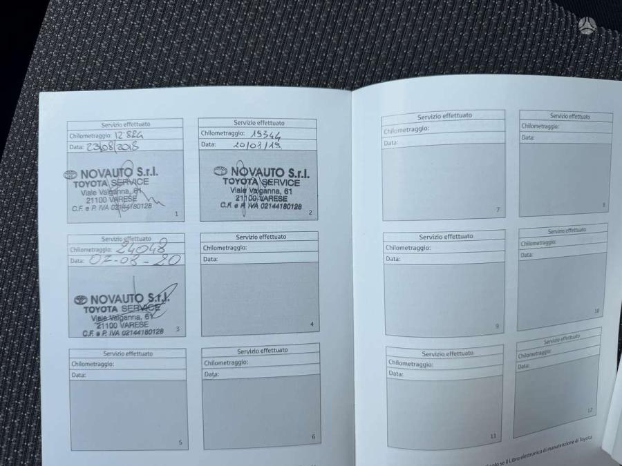 Pelēks Toyota Yaris 2017 Viļņa, ar dzinēja tilpumu 1.50 L un nobraukumu 56 tūkst. km par 13150 €, foto 31 vietnē AUTOMOTO.COM.LV