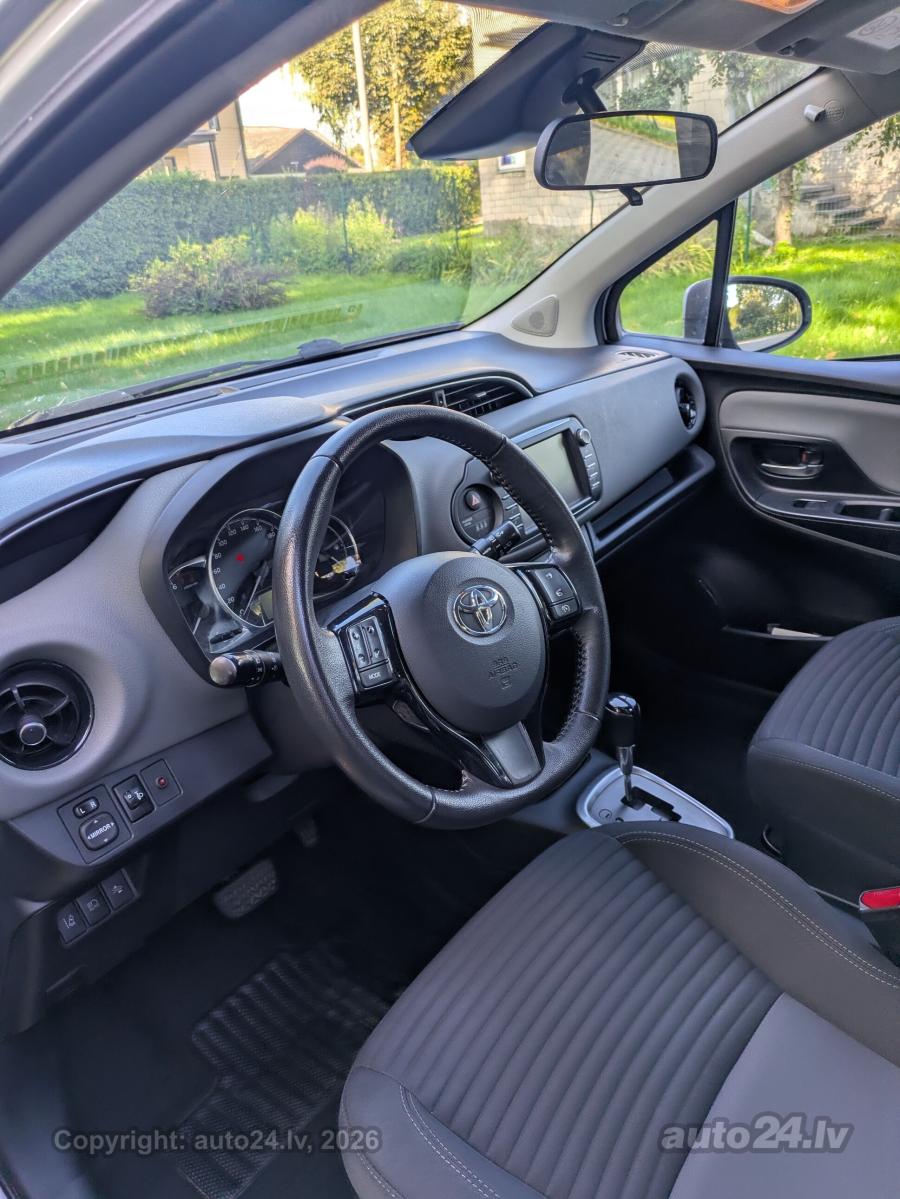 Pelēks Toyota Yaris 2017 Viljandi, ar dzinēja tilpumu 1.50 L un nobraukumu 177 tūkst. km par 7000 €, foto 9 vietnē AUTOMOTO.COM.LV