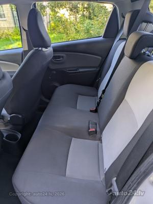 Pelēks Toyota Yaris 2017 Viljandi, ar dzinēja tilpumu 1.50 L un nobraukumu 177 tūkst. km par 7000 €, foto 10 vietnē AUTOMOTO.COM.LV