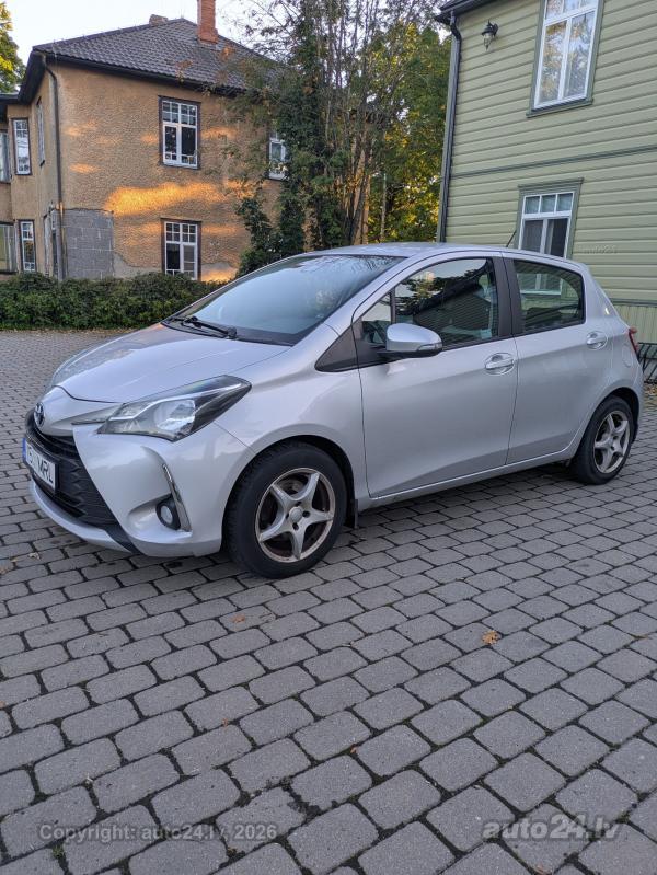 Grey Toyota Yaris 2017 in Viljandi, with an engine capacity of 1.50 L and mileage of 177 thousand km for 7000 €, photo 6 on AUTOMOTO.COM.LV