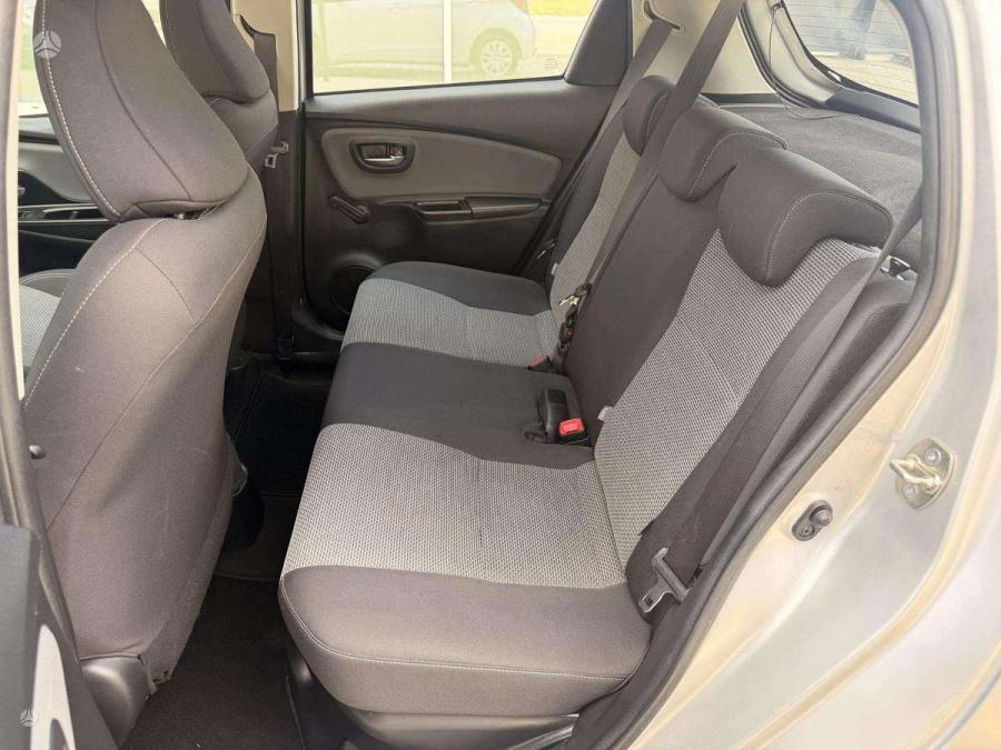 Pelēks Toyota Yaris 2017 Viļņa, ar dzinēja tilpumu 1.50 L un nobraukumu 56 tūkst. km par 13150 €, foto 20 vietnē AUTOMOTO.COM.LV