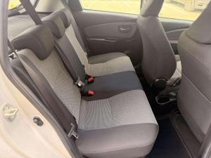 Pelēks Toyota Yaris 2017 Viļņa, ar dzinēja tilpumu 1.50 L un nobraukumu 56 tūkst. km par 13150 €, foto 23 vietnē AUTOMOTO.COM.LV