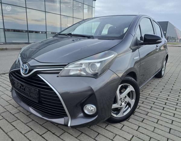 Pelēks Toyota Yaris 2017 Panevēža, ar dzinēja tilpumu 1.50 L un nobraukumu 255 tūkst. km par 6999 €, foto 1 vietnē AUTOMOTO.COM.LV