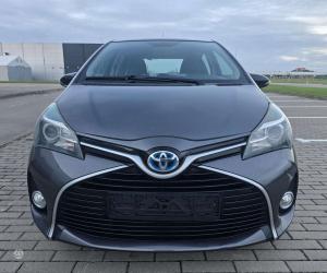 Grey Toyota Yaris 2017 in Panevezys, with an engine capacity of 1.50 L and mileage of 255 thousand km for 6999 €, photo 8 on AUTOMOTO.COM.LV