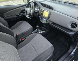 Grey Toyota Yaris 2017 in Panevezys, with an engine capacity of 1.50 L and mileage of 255 thousand km for 6999 €, photo 11 on AUTOMOTO.COM.LV