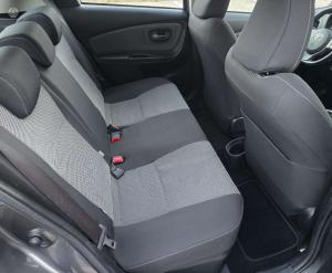 Grey Toyota Yaris 2017 in Panevezys, with an engine capacity of 1.50 L and mileage of 255 thousand km for 6999 €, photo 12 on AUTOMOTO.COM.LV