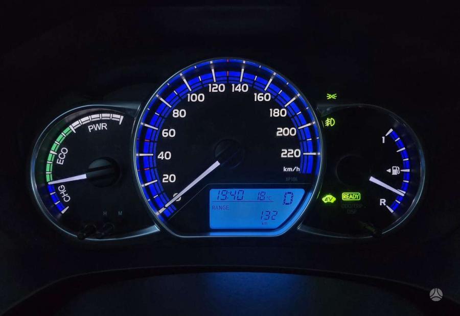 Grey Toyota Yaris 2017 in Panevezys, with an engine capacity of 1.50 L and mileage of 255 thousand km for 6999 €, photo 19 on AUTOMOTO.COM.LV