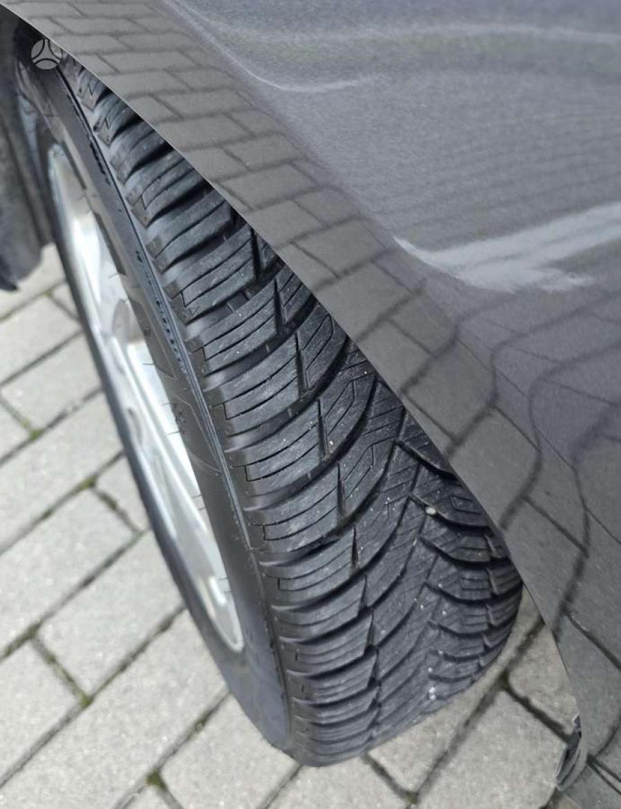 Grey Toyota Yaris 2017 in Panevezys, with an engine capacity of 1.50 L and mileage of 255 thousand km for 6999 €, photo 28 on AUTOMOTO.COM.LV