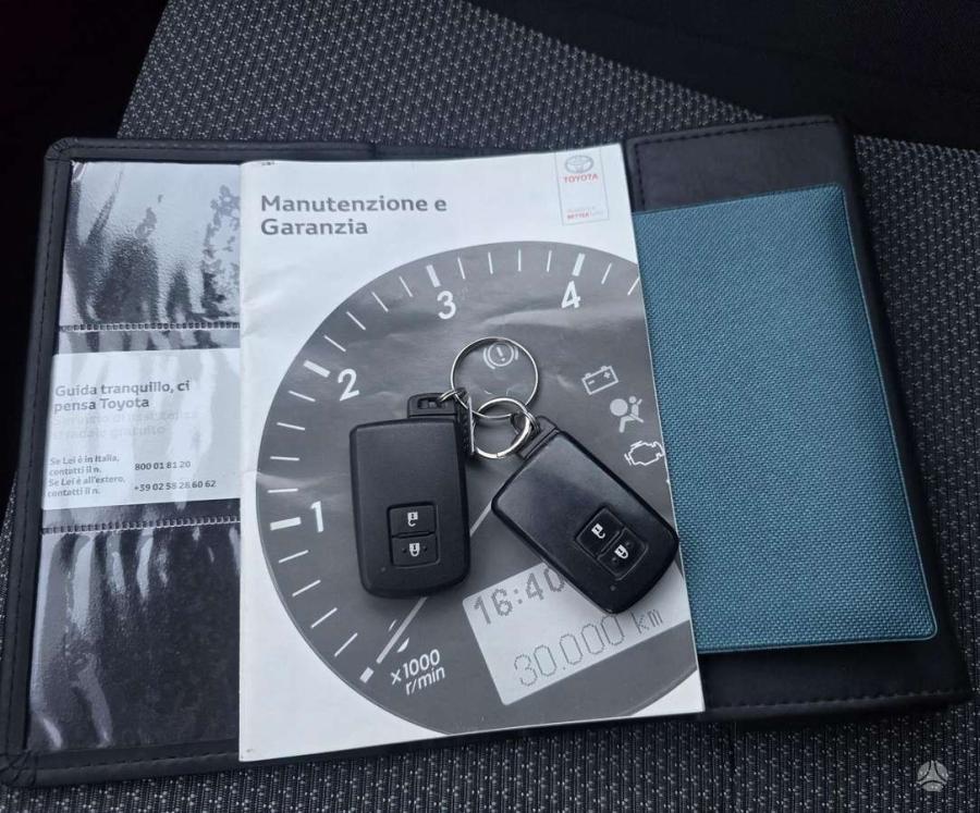 Grey Toyota Yaris 2017 in Panevezys, with an engine capacity of 1.50 L and mileage of 255 thousand km for 6999 €, photo 30 on AUTOMOTO.COM.LV
