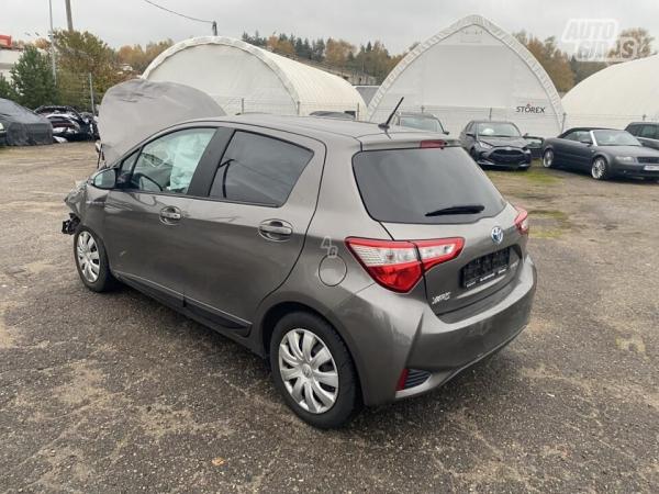 Pelēks Toyota Yaris 2018 Radviliškis, ar dzinēja tilpumu 1.50 L un nobraukumu 73 tūkst. km par 5450 €, foto 4 vietnē AUTOMOTO.COM.LV