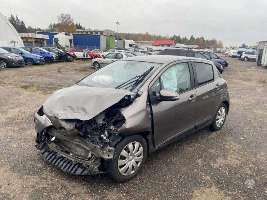 Pelēks Toyota Yaris 2018 Radviliškis, ar dzinēja tilpumu 1.50 L un nobraukumu 73 tūkst. km par 5450 €, foto 1 vietnē AUTOMOTO.COM.LV
