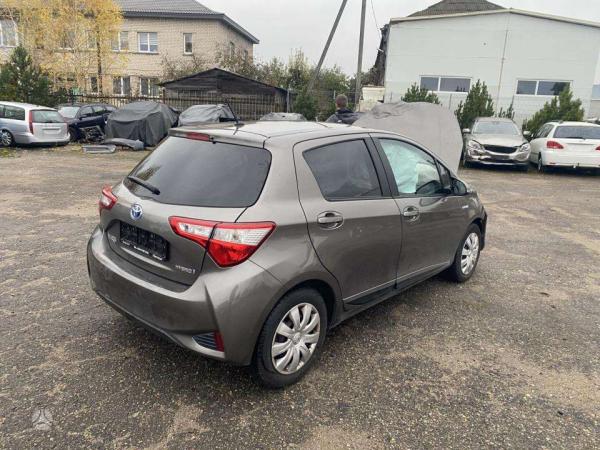 Pelēks Toyota Yaris 2018 Radviliškis, ar dzinēja tilpumu 1.50 L un nobraukumu 73 tūkst. km par 5450 €, foto 3 vietnē AUTOMOTO.COM.LV