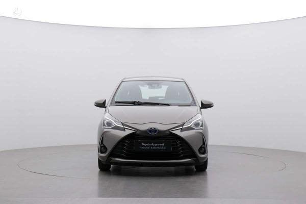 Grey Toyota Yaris 2018 in Vilnius, with an engine capacity of 1.50 L and mileage of 67 thousand km for 13900 €, photo 6 on AUTOMOTO.COM.LV